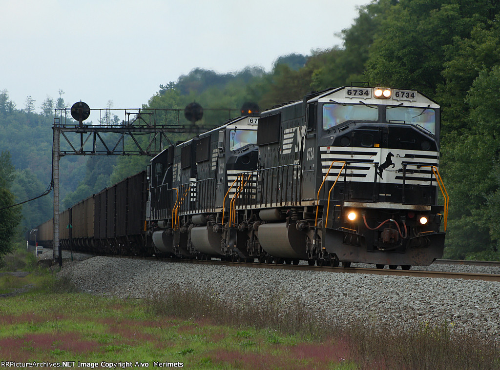 NS 534 at Mile 254 Pittsburgh Line